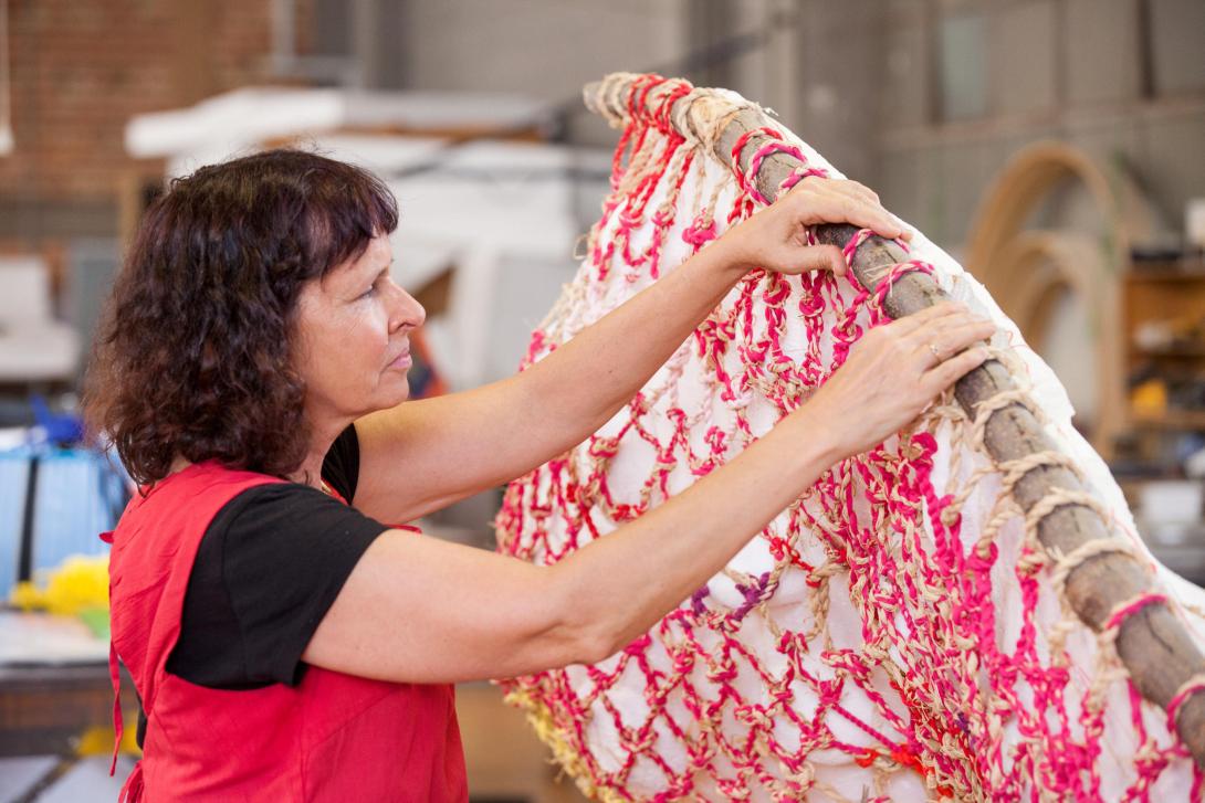 The making of tow row | QAGOMA Collection Online